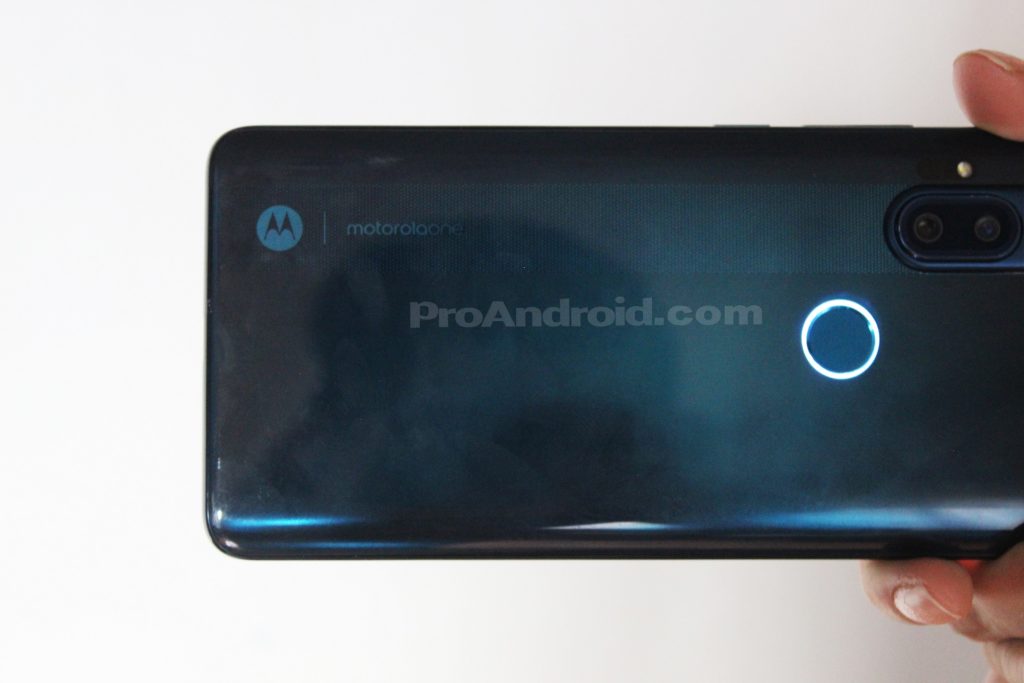 Motorola todo pantalla: ya conocemos el nombre del terminal